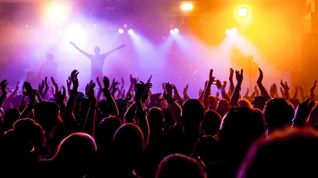 Father FALLS To Death During Concert – Audience STUNNED! | Patriot News ...